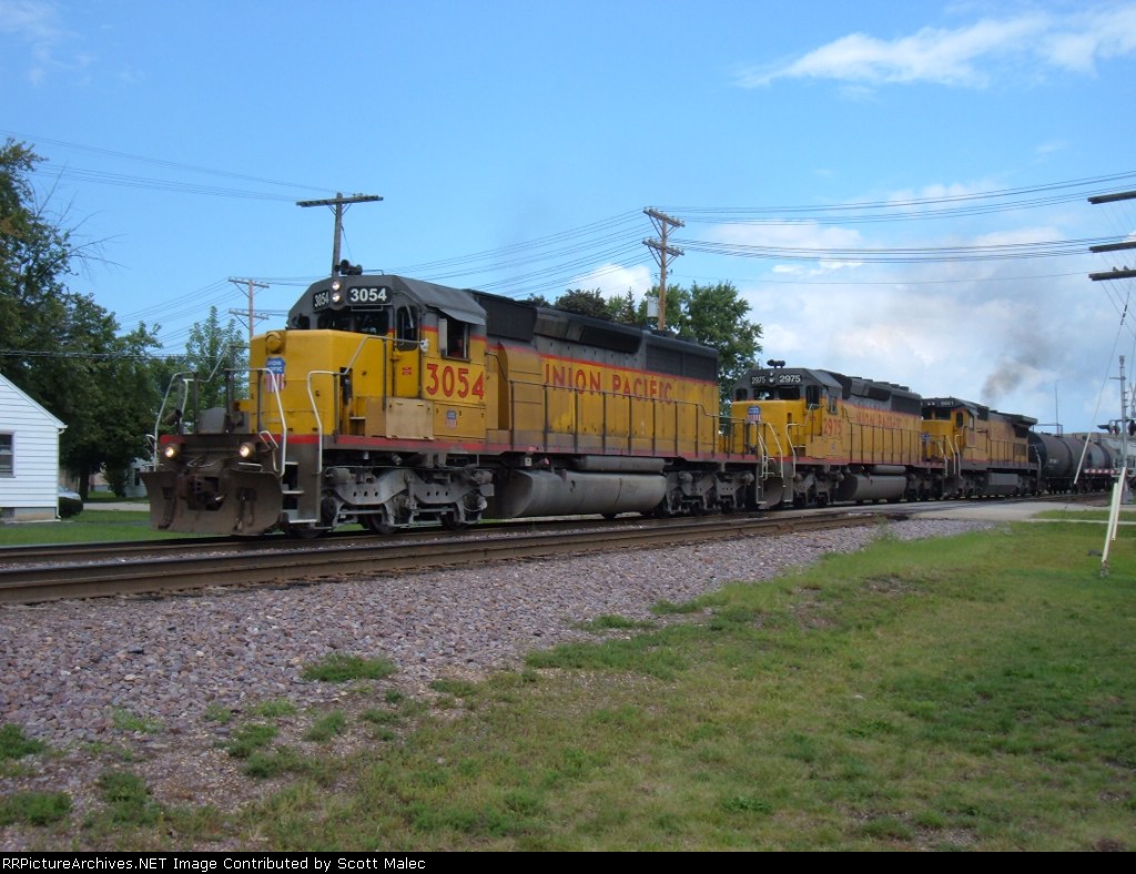 UP 3054, 2975 & 9081